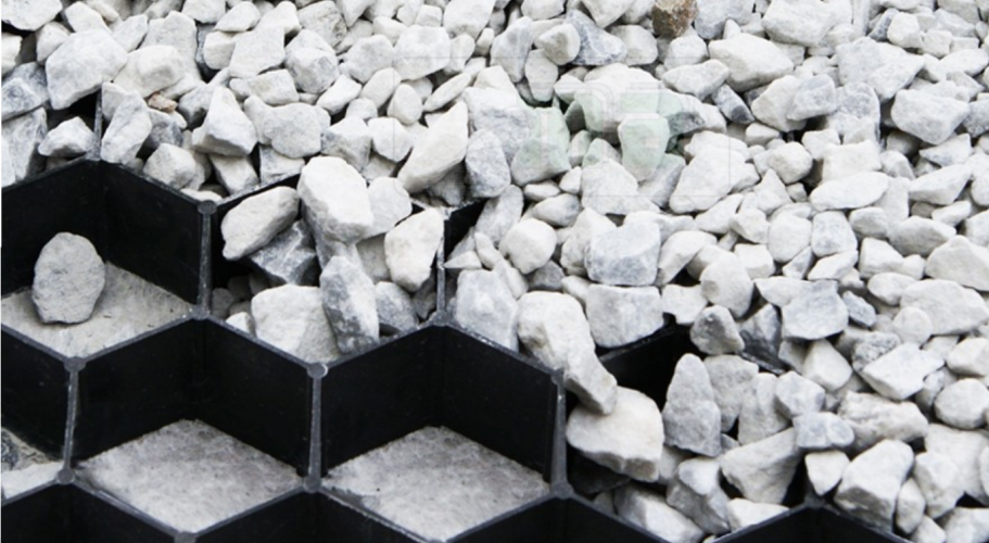 Splitplaten onder het grind